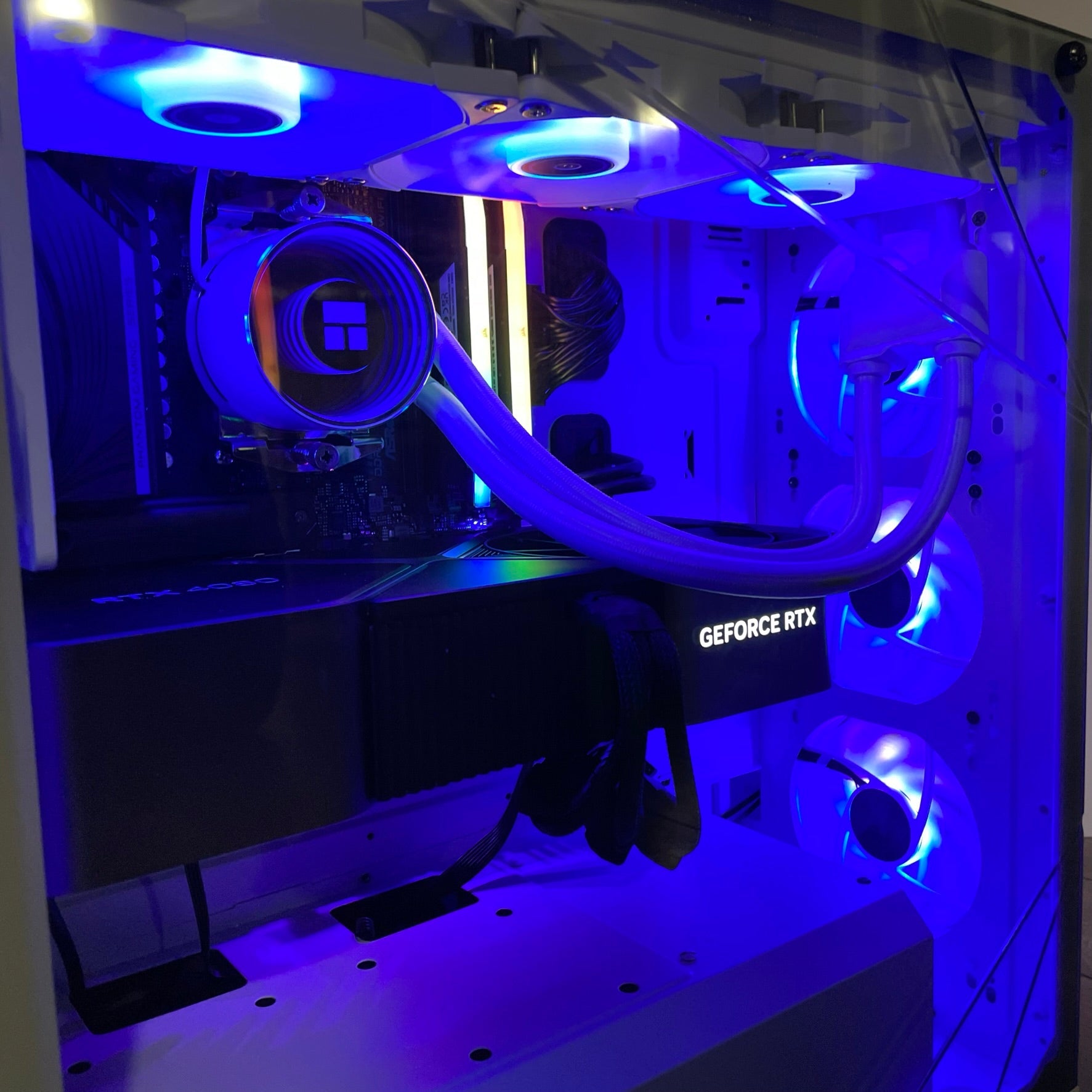 Gaming Glory with Groovy Computers